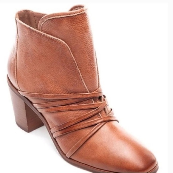 Bernardo | Shoes | Bernardo Felicity Brown Leather Block Heel Boho ...